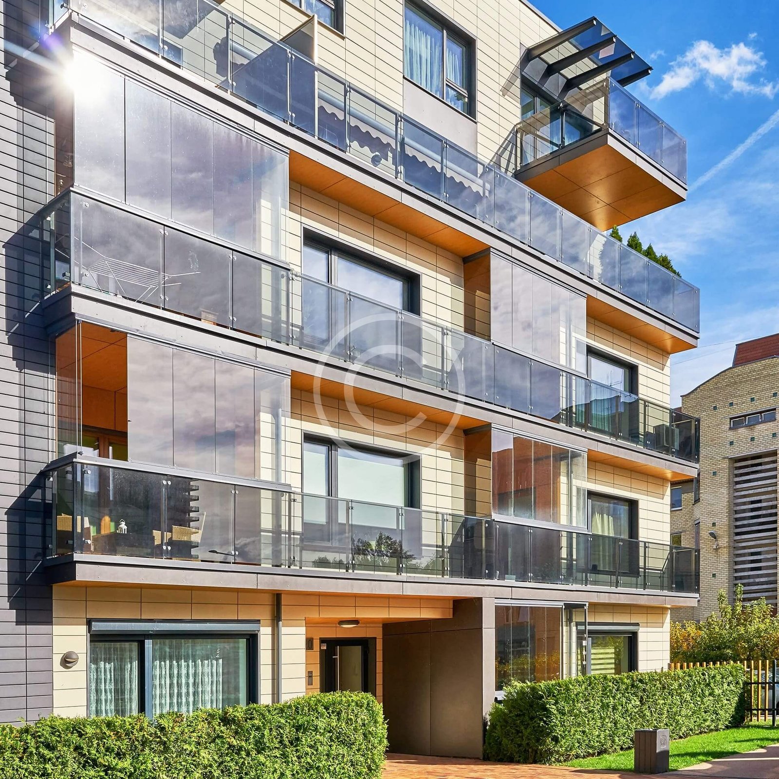 3-story complex with a budget sunny view flats – DE' VIEW